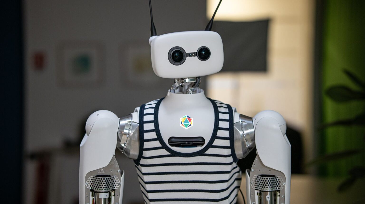 Hugging Face insansı robot satışına başlıyor - Techinside